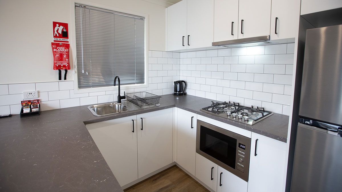 Accessible Two-Bedroom Cabin | Comfort in Outback Cobar